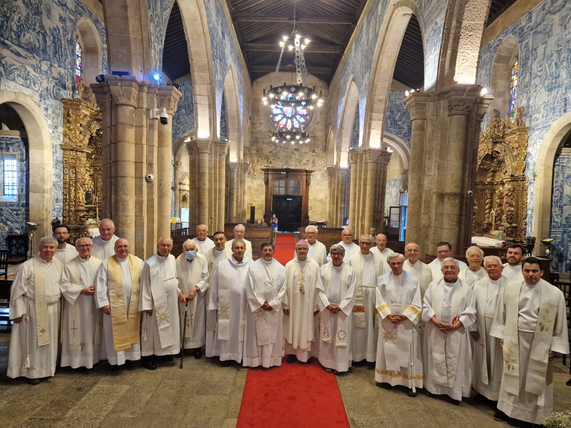 Arcebispo preside a bodas de prata sacerdotais em Barcelos ...