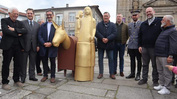 Estátua alusiva à Procissão da Burrinha é homenagem à comunidade de S ...